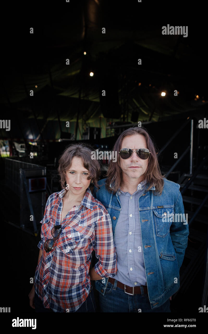 Johnny lee singer hi-res stock photography and images - Alamy