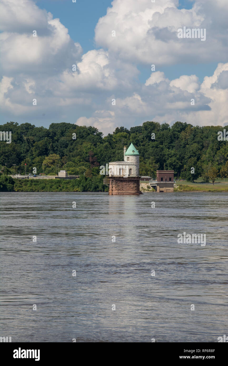 The old chain of rocks bridge was once part of the historic route 66 ...