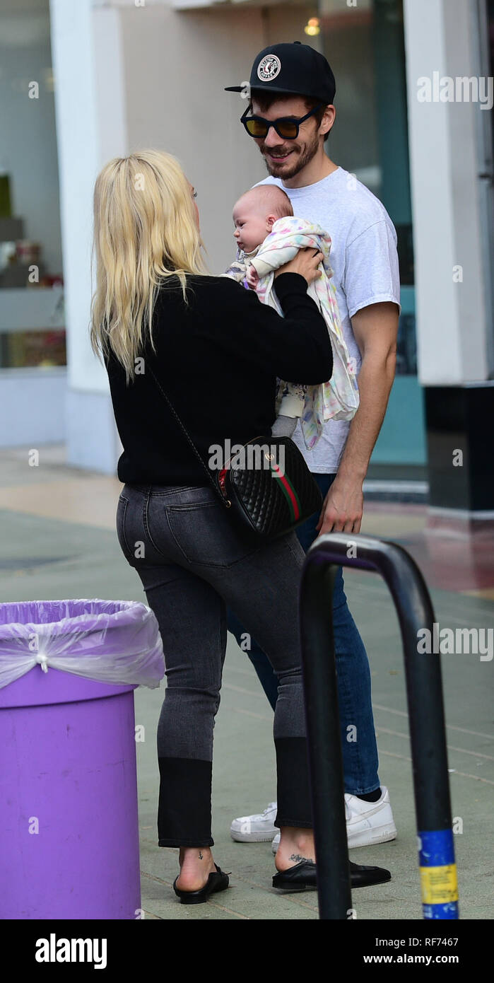 Hilary Duff and Matthew Koma take their new baby daughter Banks Violet ...