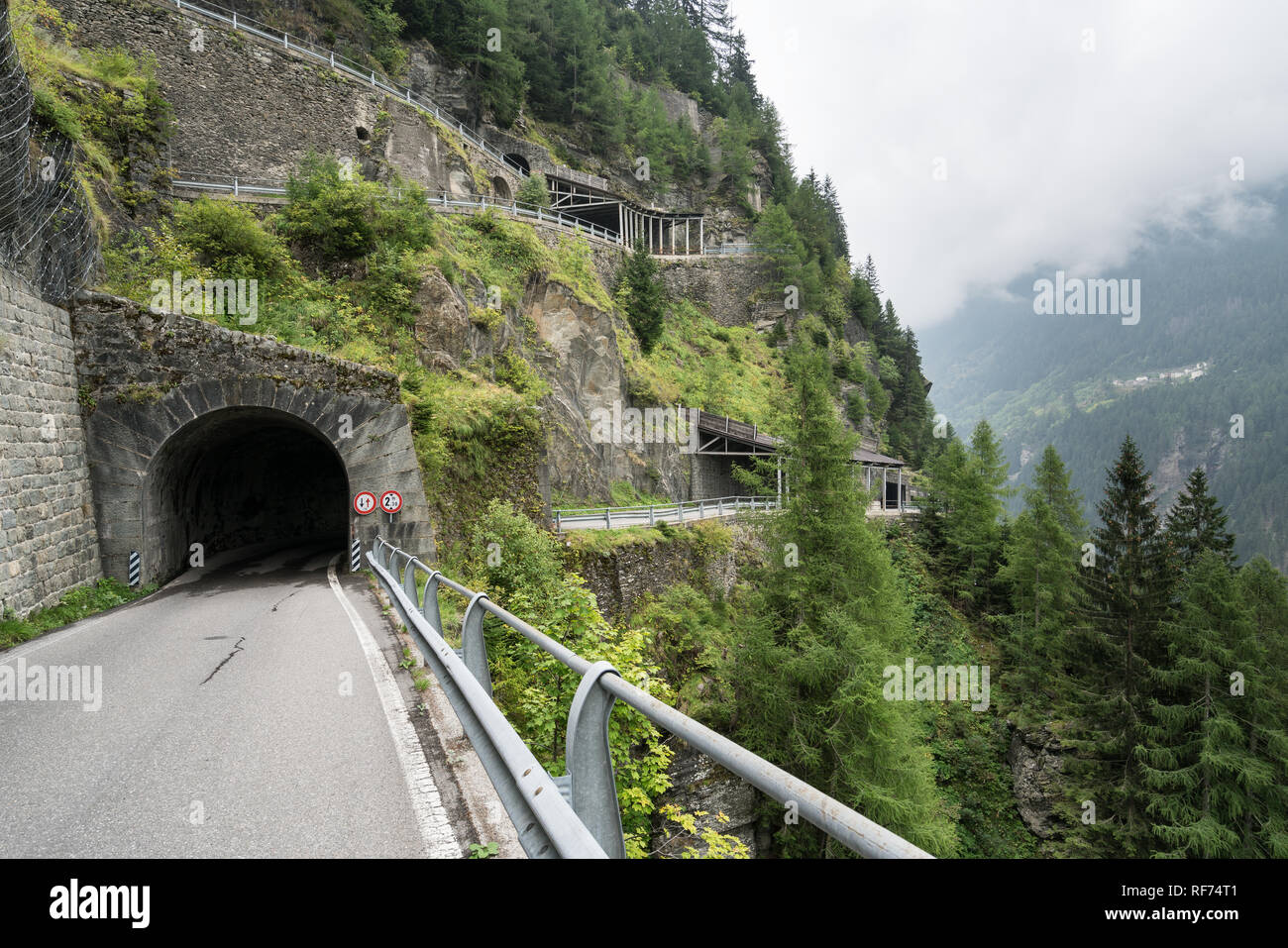 Splugen hi-res stock photography and images - Alamy