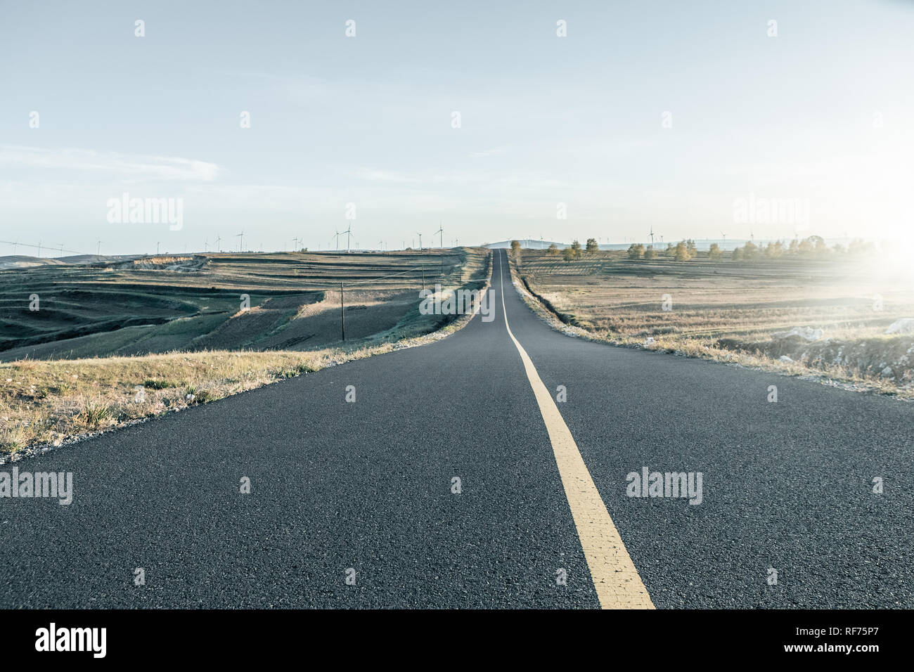 clean highway road in america Stock Photo - Alamy