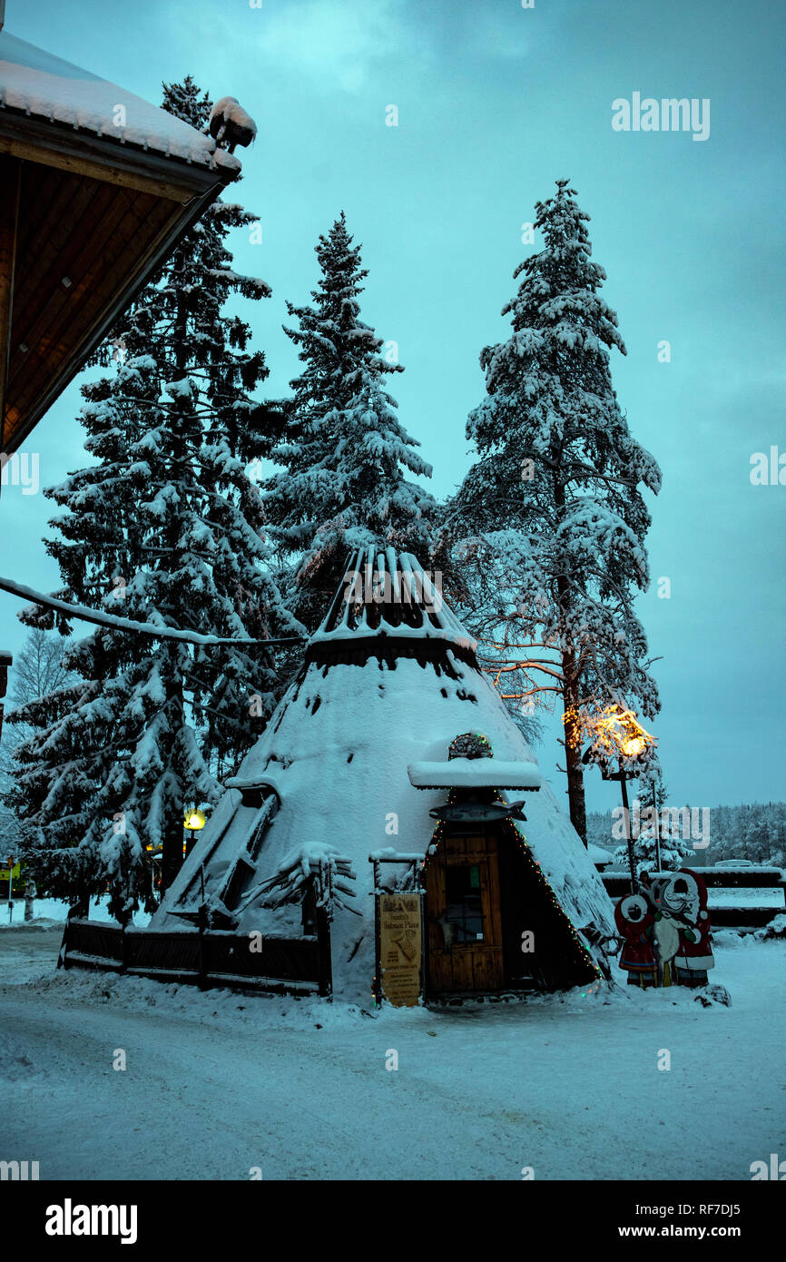 Glass igloo lapland northern lights hi-res stock photography and images ...