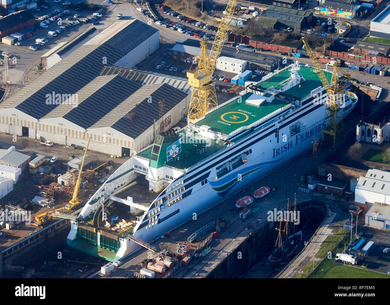 At the cammell laird shipyard in birkenhead hi-res stock photography ...