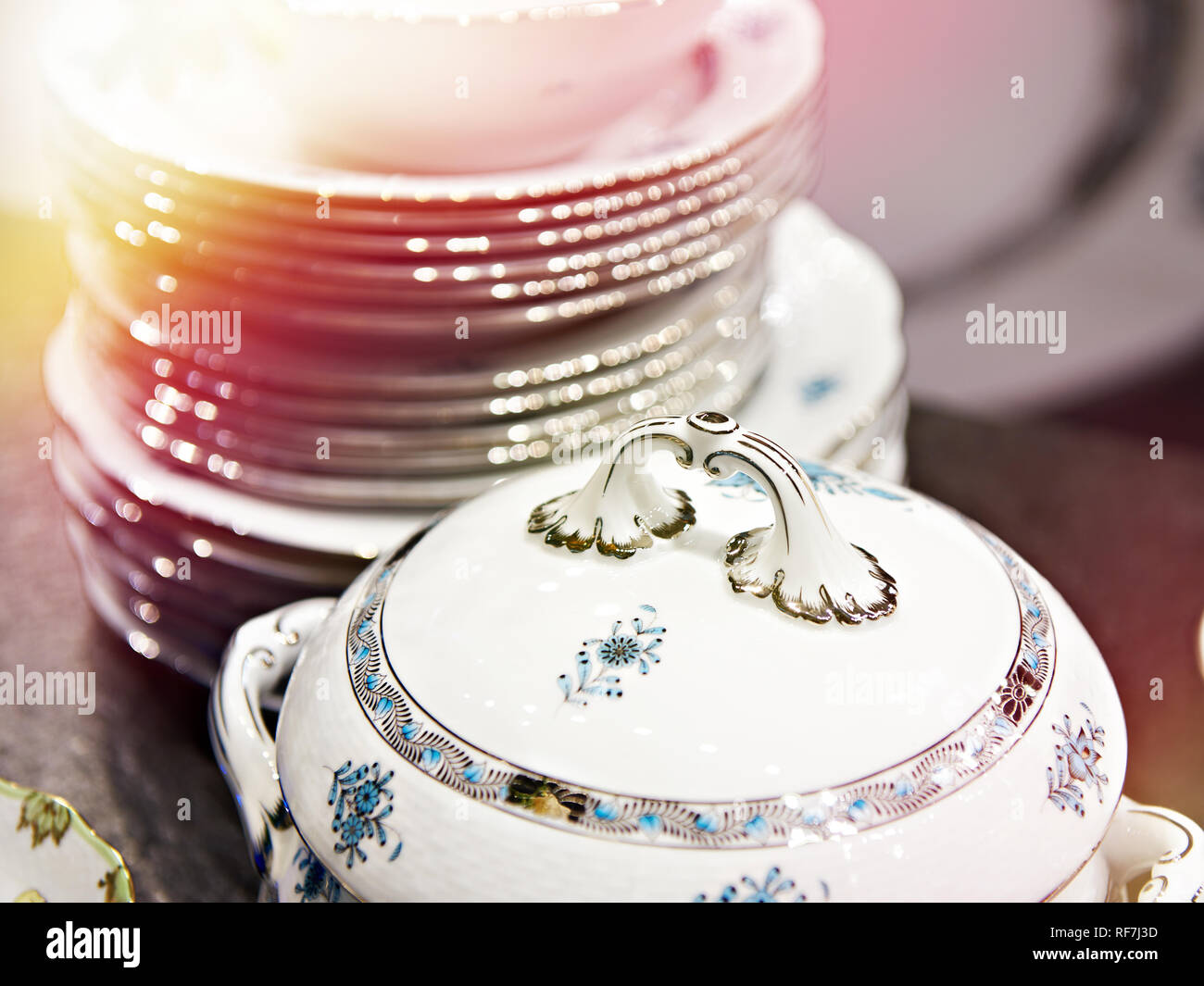 Soup tureens hi-res stock photography and images - Alamy