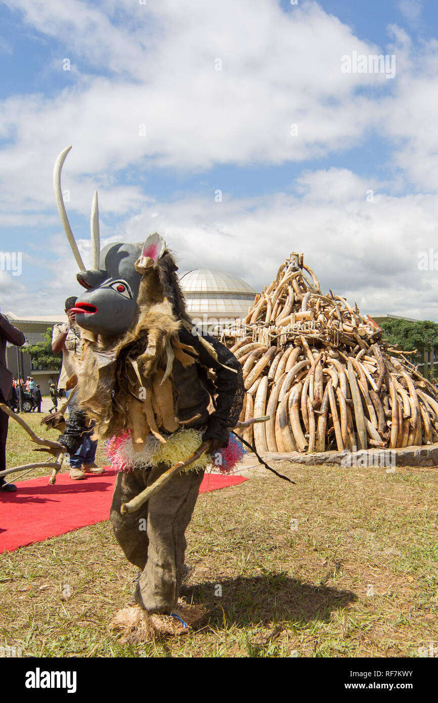 Gule wamkulu malawi hi-res stock photography and images - Alamy