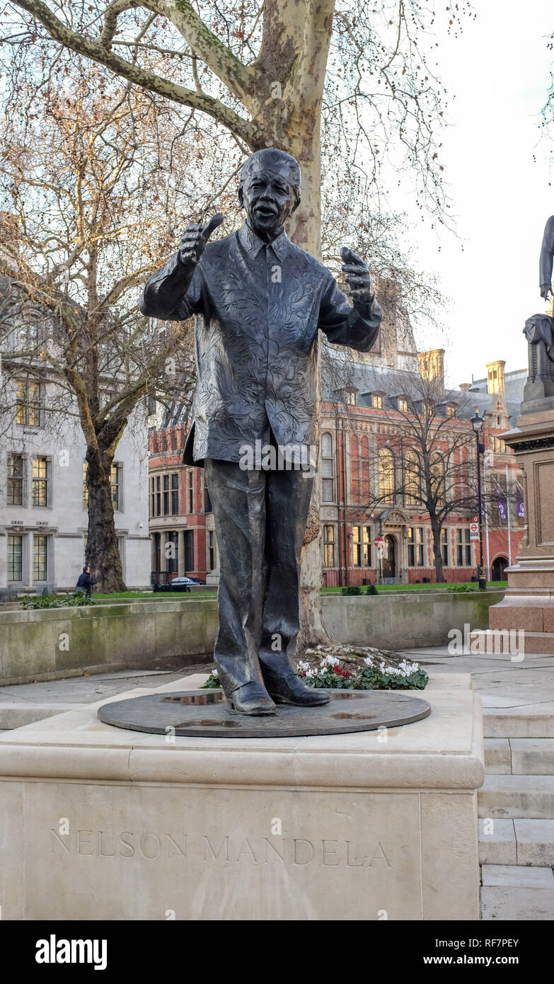 Statue of famous leaders hi-res stock photography and images - Alamy