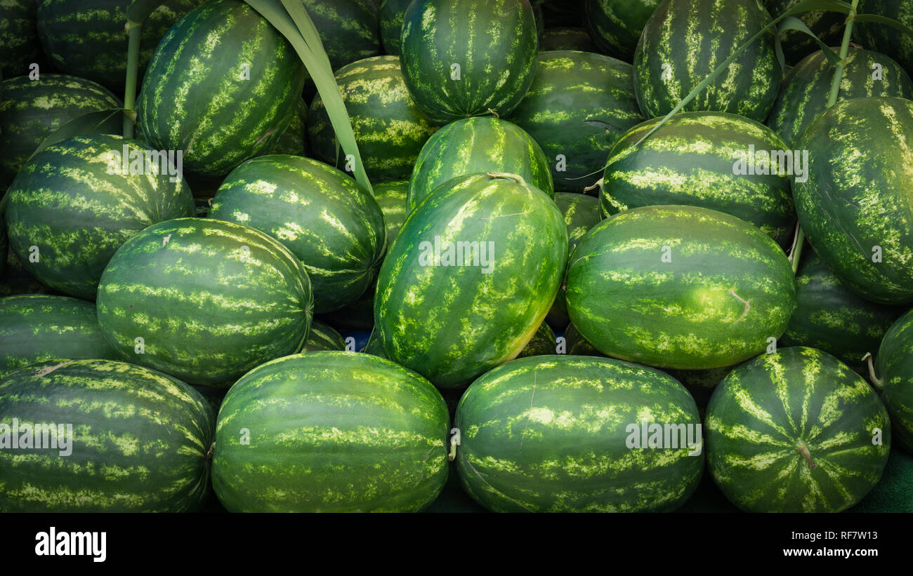 Pile watermelons market hi-res stock photography and images - Alamy