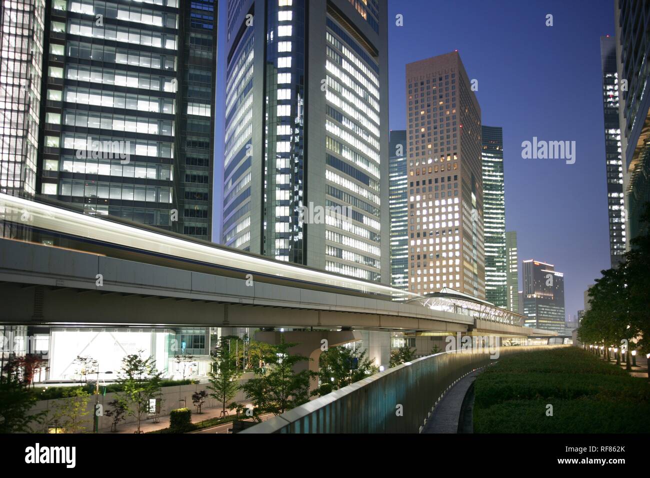 JPN, Japan, Tokyo: City Center, Shimbashi District. Shiodome station ...