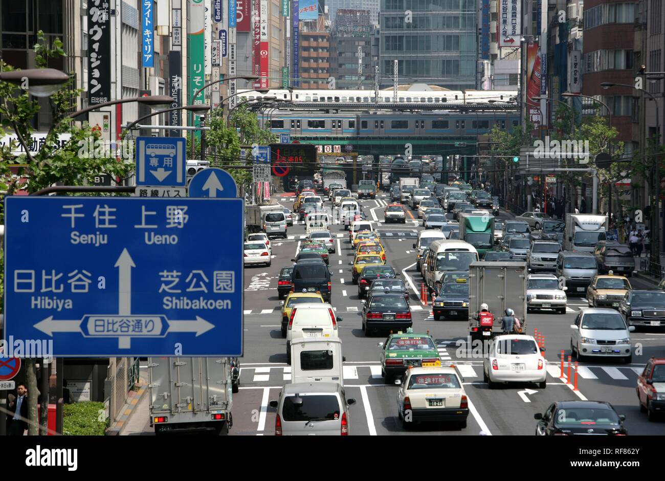 Tokyo Japan Traffic Jam Cars High Resolution Stock Photography and ...