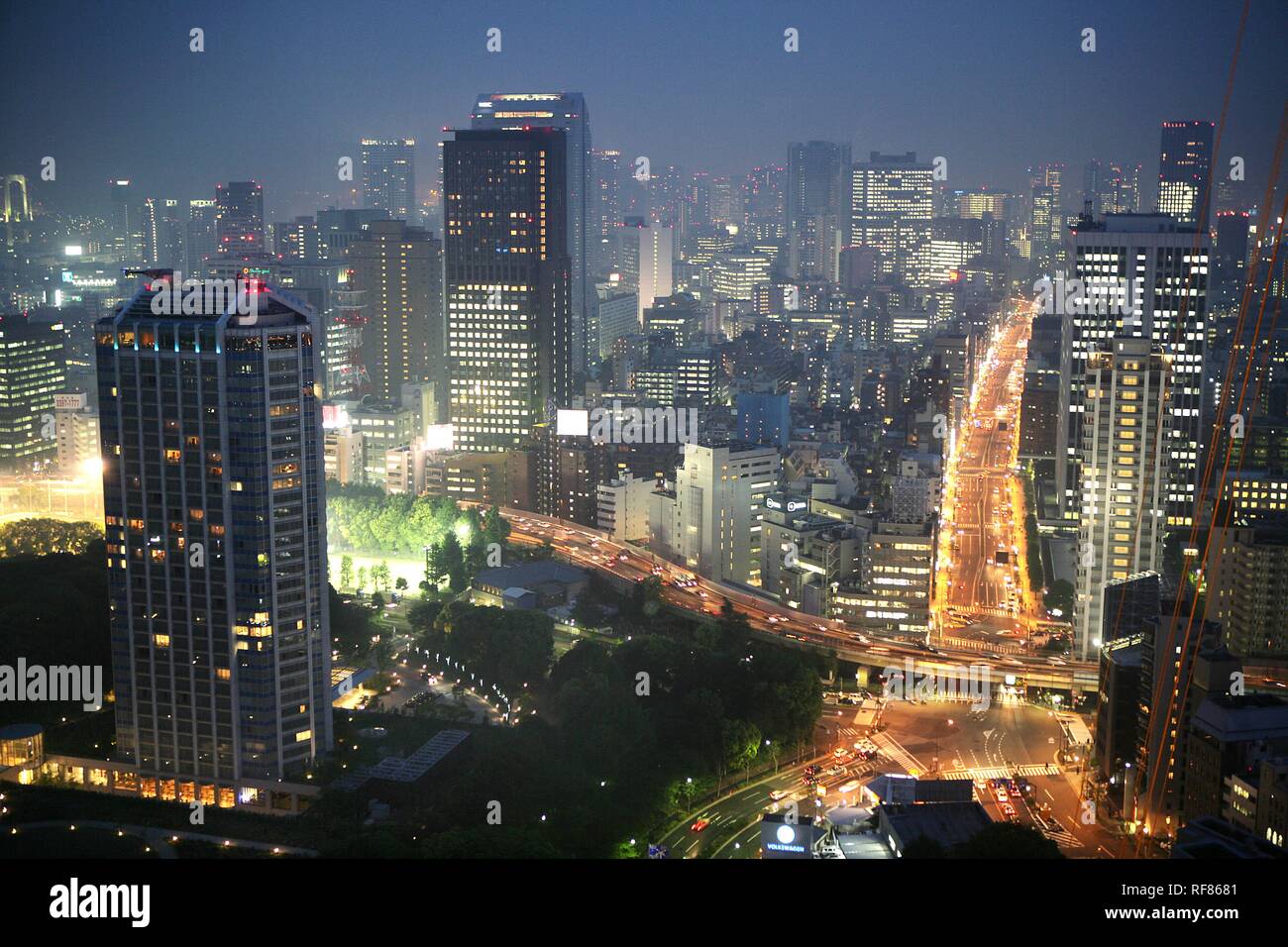 Night photograph tokyo hi-res stock photography and images - Alamy