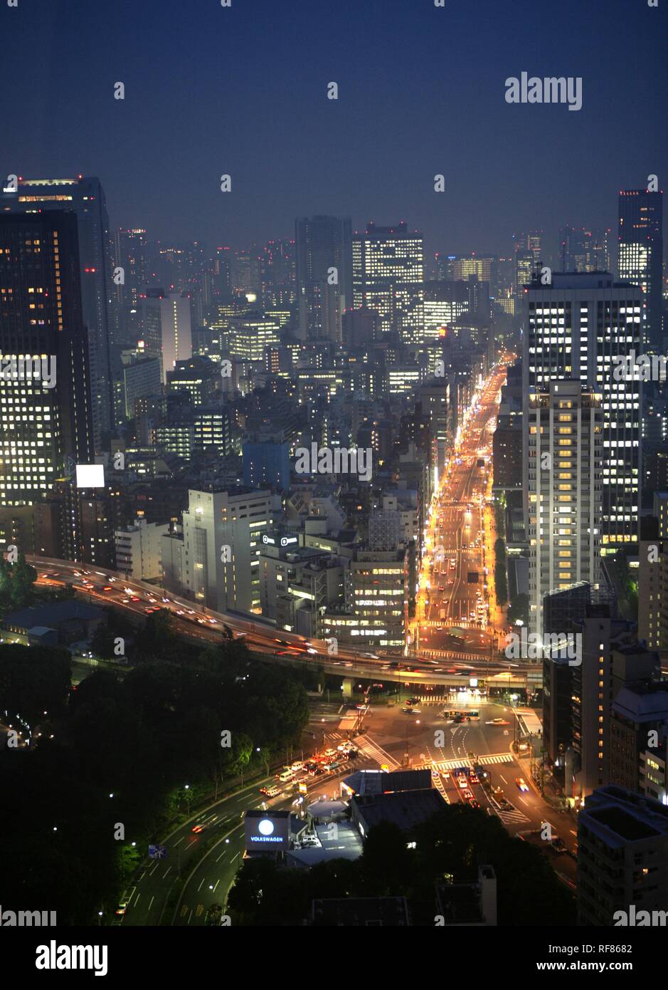 View from Tokyo Tower, Daimon and Shiba district at night, Tokyo, Japan ...