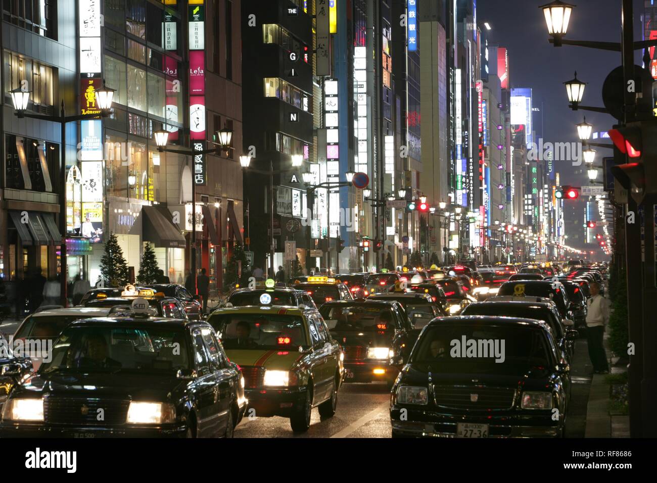 Chuo Dori shopping street, Ginza district, Tokyo, Japan, Asia Stock ...