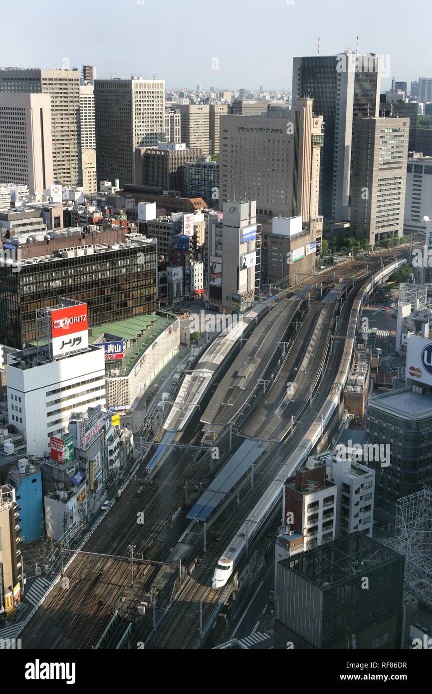 Jr shimbashi station hi-res stock photography and images - Alamy