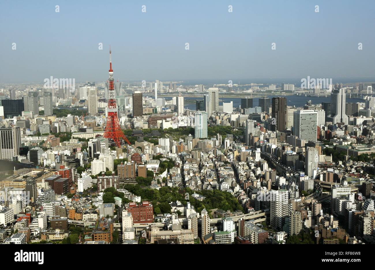 Tokyo Tower, districts Shinbashi, Mita, Shiba and Daimon, Tokyo, Japan ...