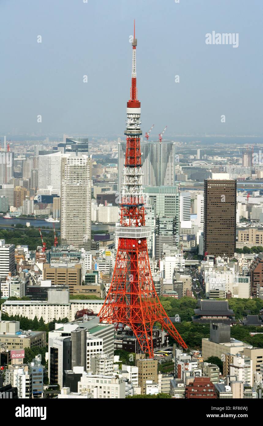 Tokyo Tower, districts Shinbashi, Shiba and Daimon, Tokyo, Japan Stock ...