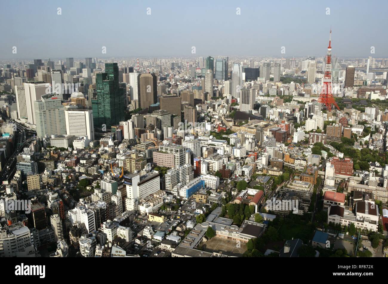 Tokyo Tower, districts Shinbashi, Shiba and Daimon, Tokyo, Japan Stock ...