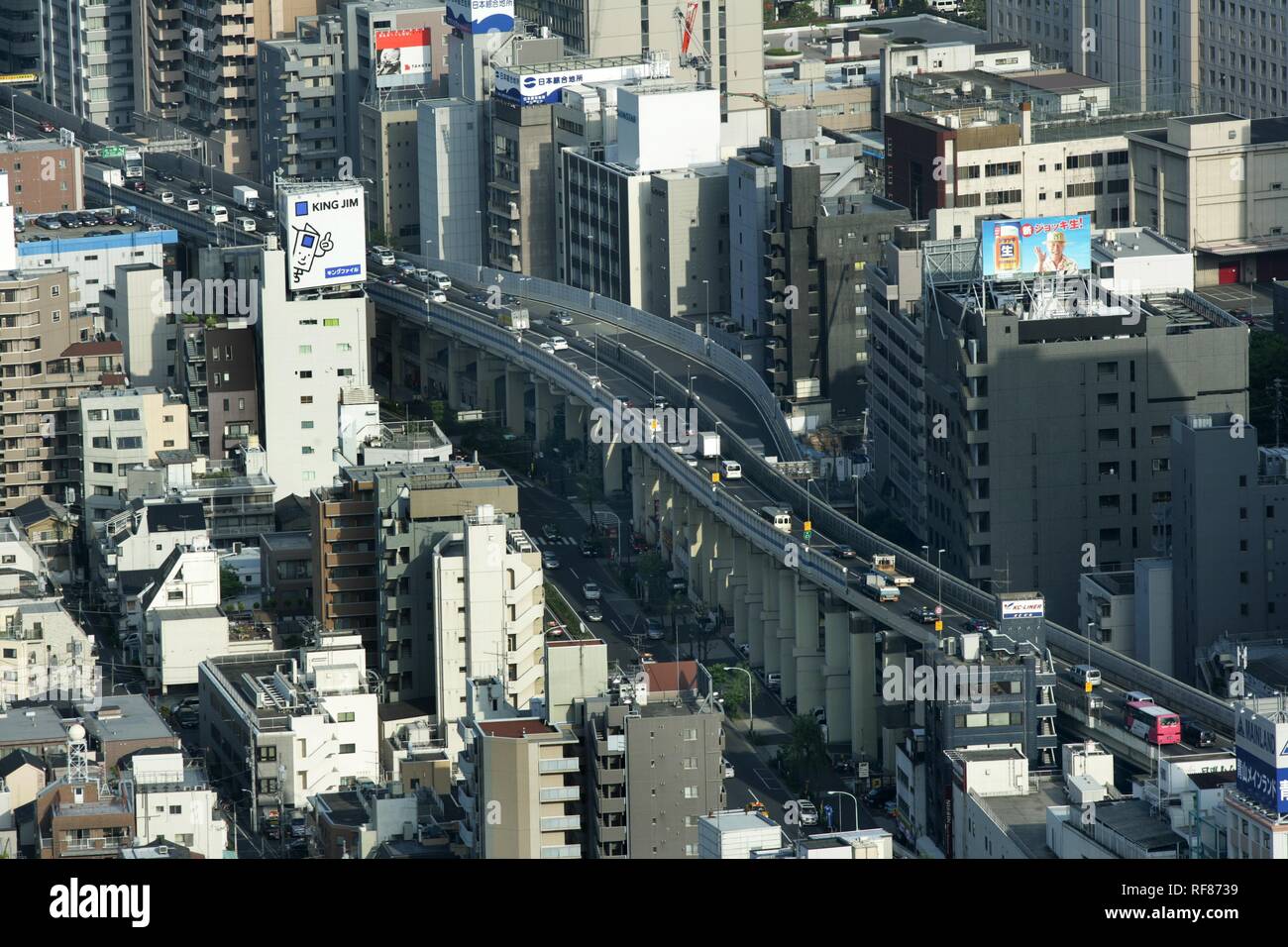 Tokyo street traffic from roppongi hi-res stock photography and images ...