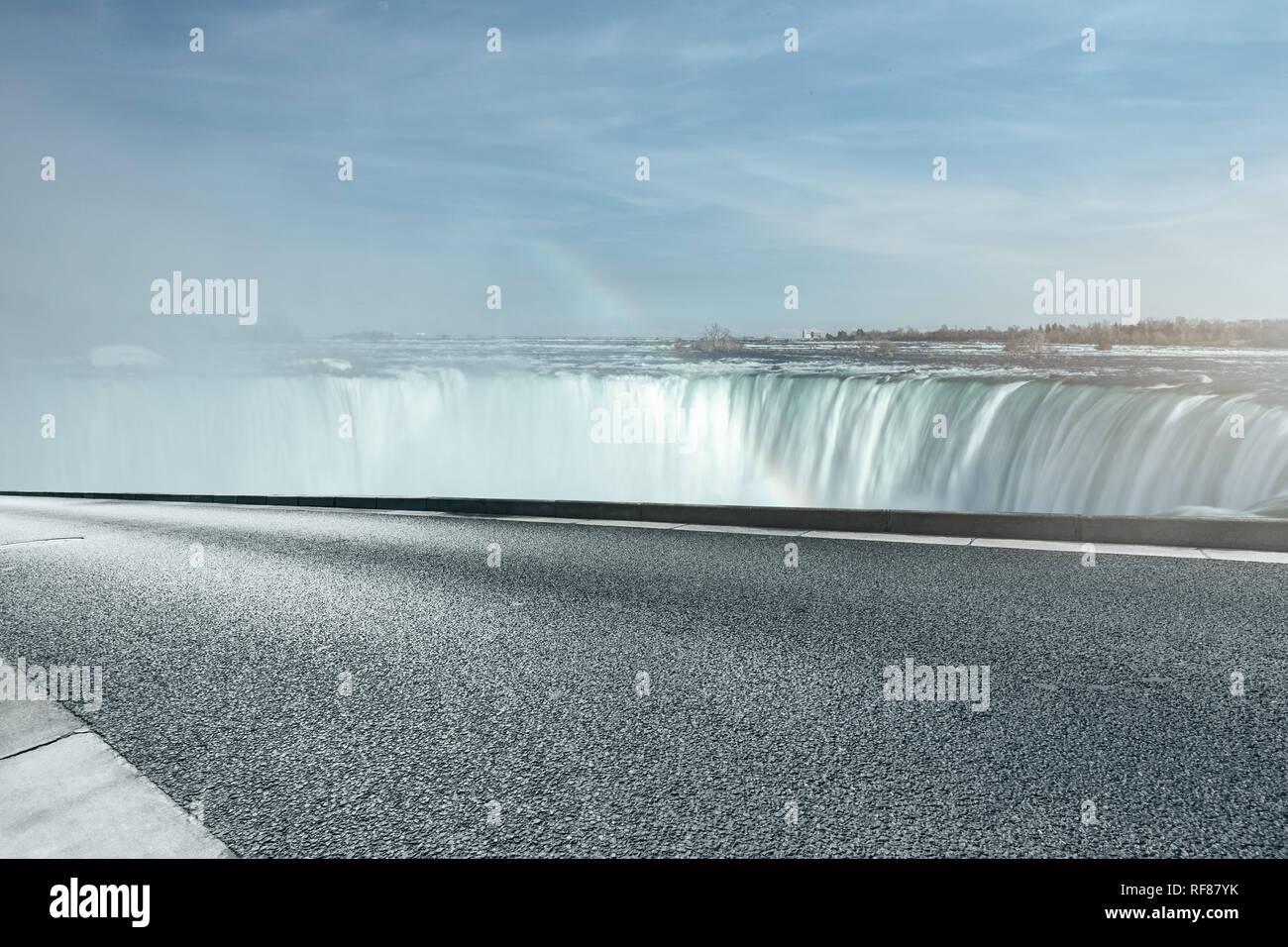 Empty niagara falls hi-res stock photography and images - Alamy