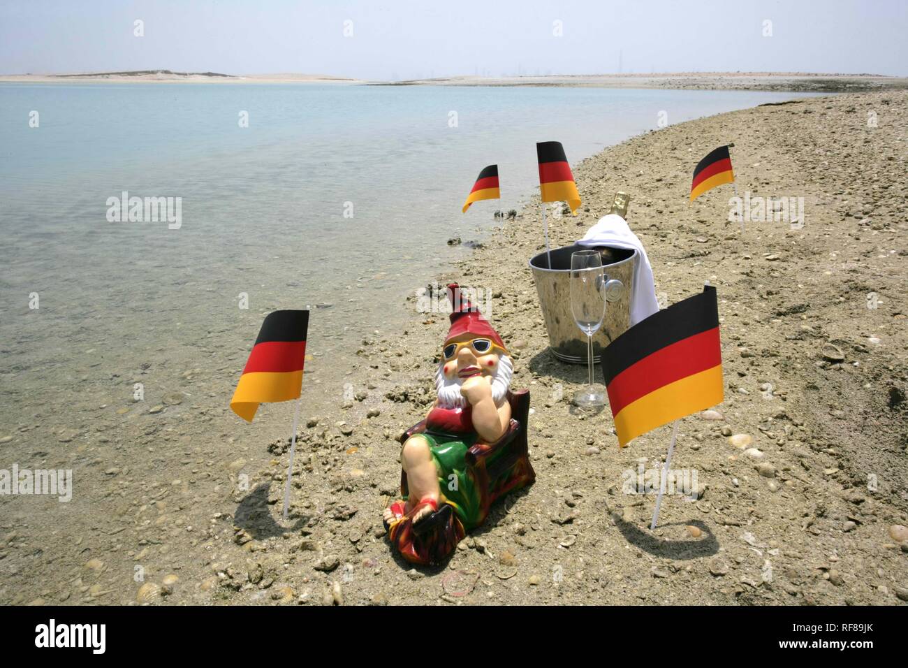 Dwarf on a map hi-res stock photography and images - Alamy