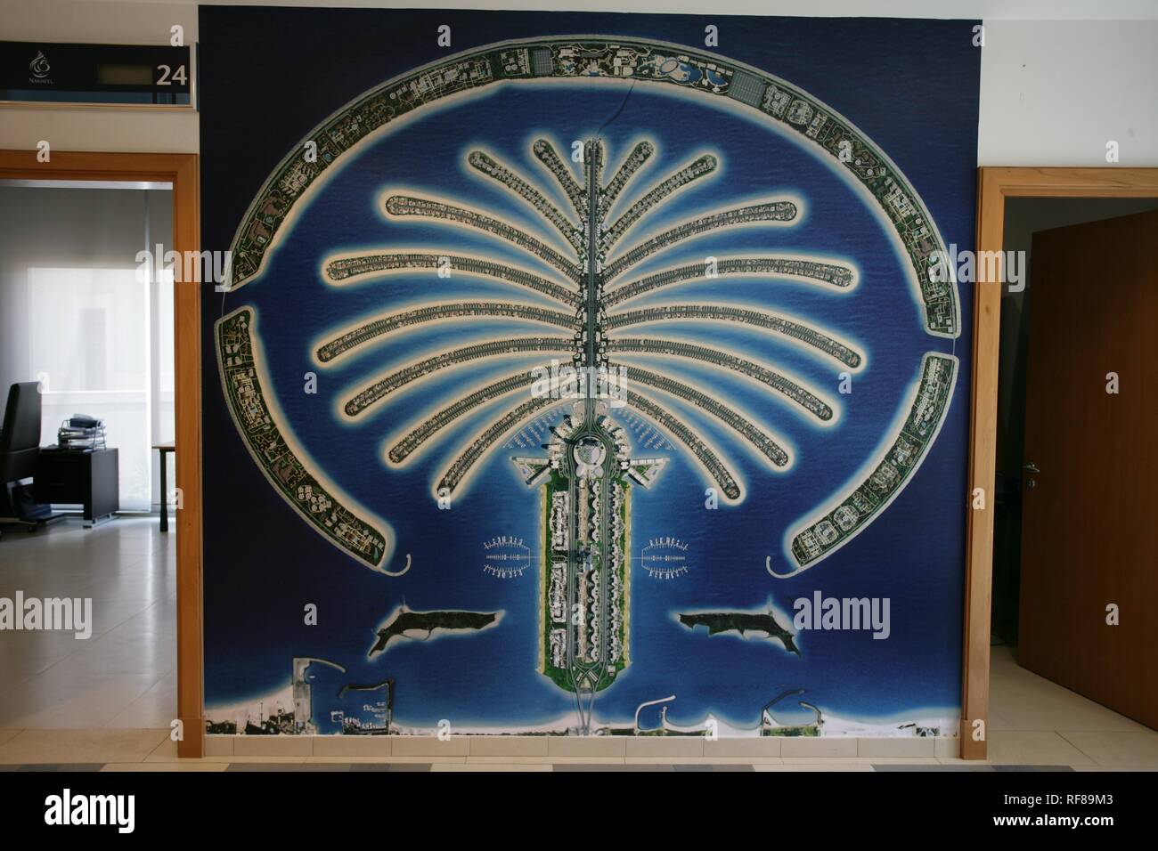 World map with major cities hi-res stock photography and images - Alamy