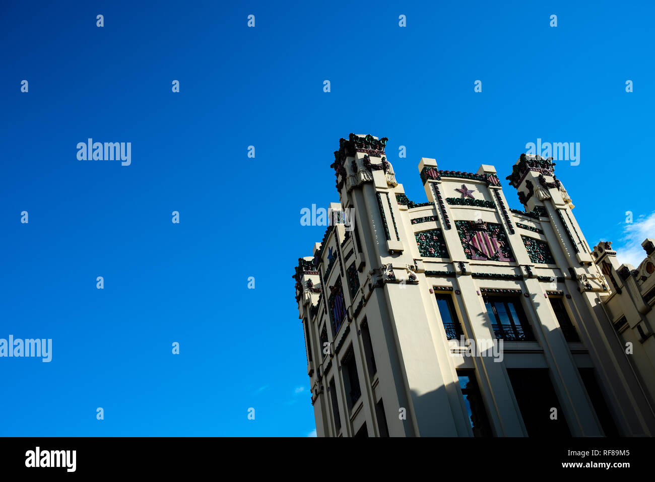 Valencia railway facade hi-res stock photography and images - Alamy