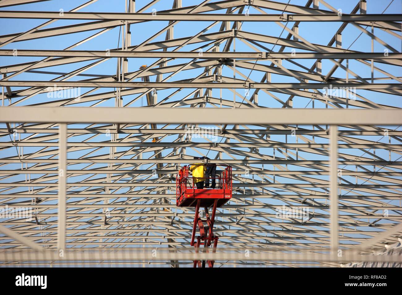 Aerial work platform hi-res stock photography and images - Alamy