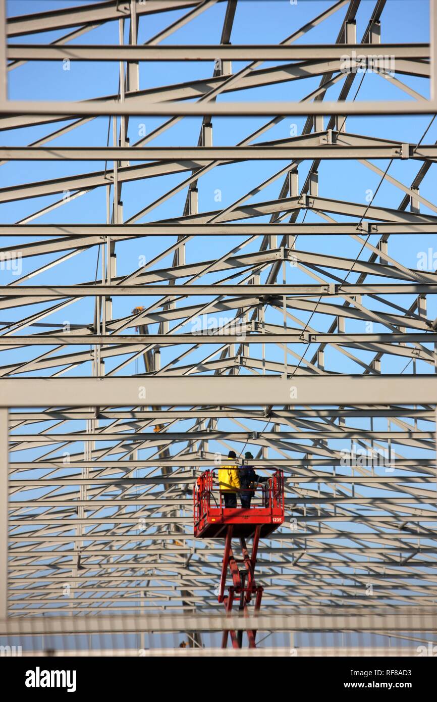 Aerial work platform hi-res stock photography and images - Alamy