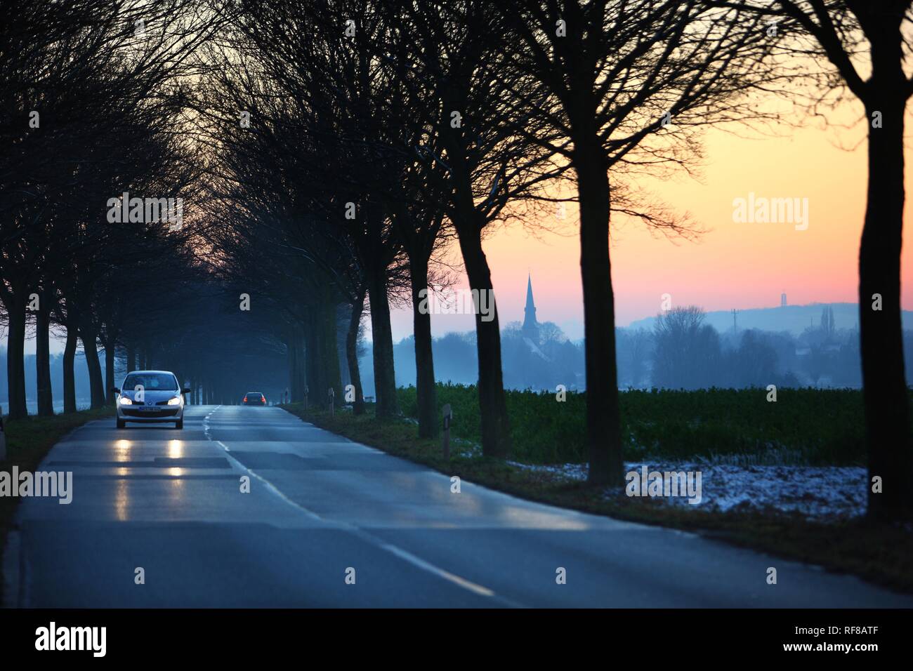 Cars driving down country lanes hi-res stock photography and images - Alamy