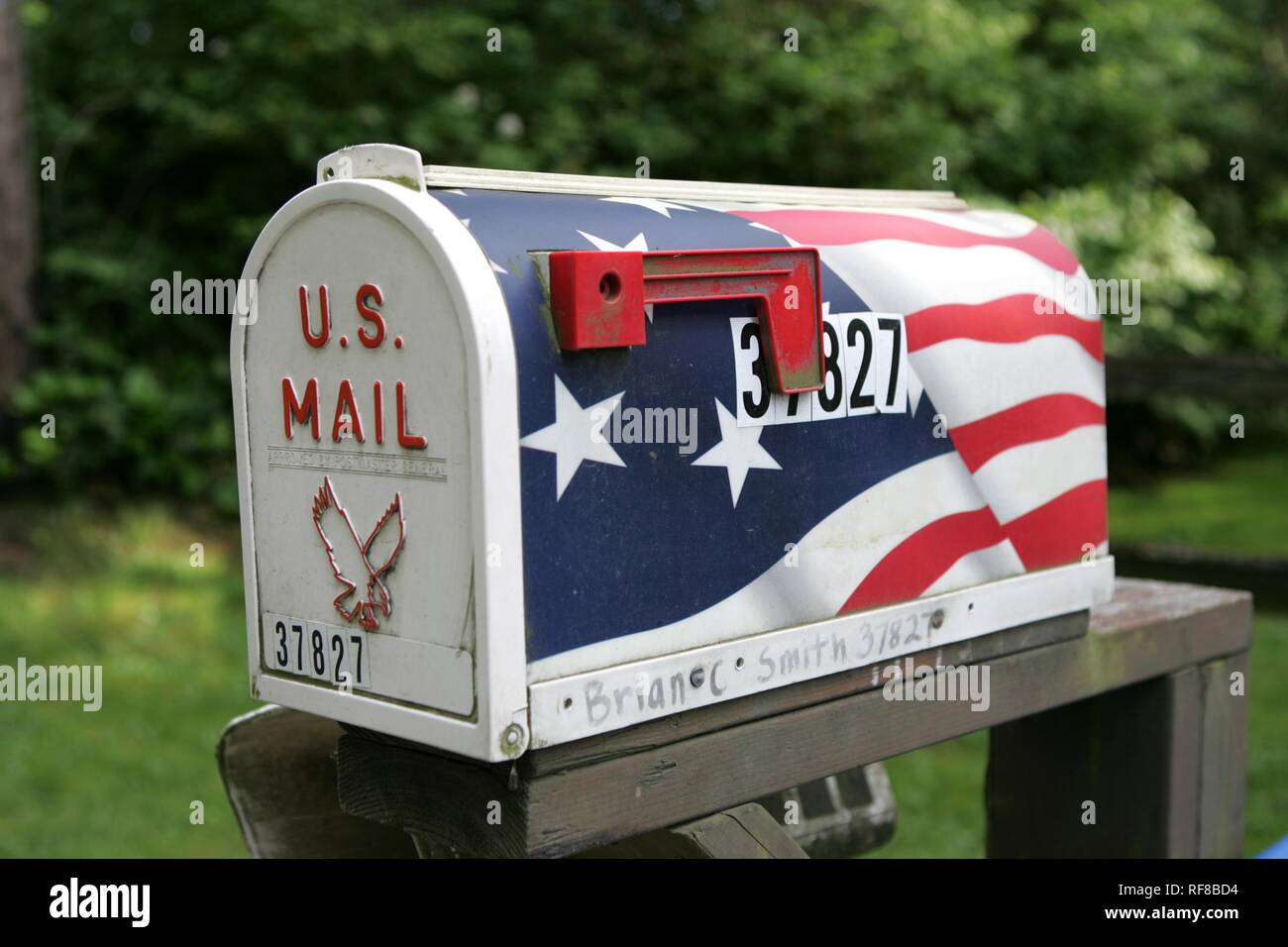 Mailbox American Flag High Resolution Stock Photography and Images - Alamy