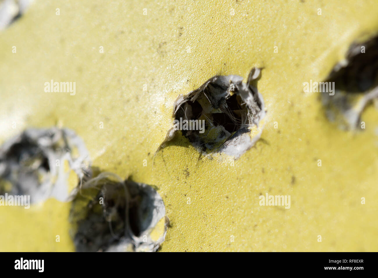Arrows miss target hi-res stock photography and images - Alamy Arrows miss target hi-res stock photography and images - Alamy