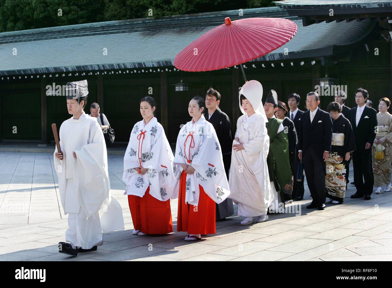 Shinto wedding, Meiji Shrine, Tokyo, Japan, Asia Stock Photo - Alamy