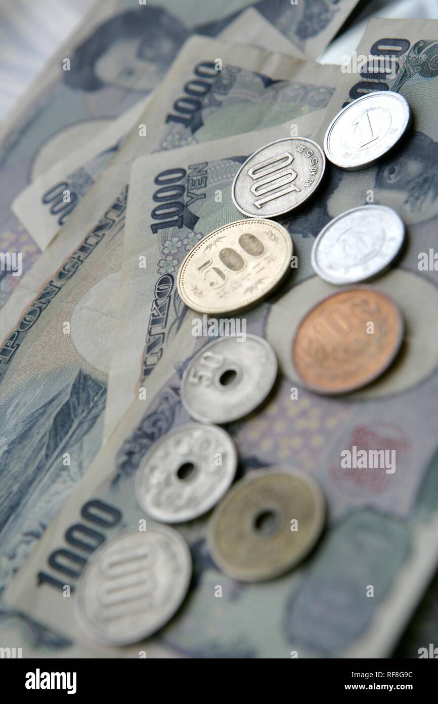 Japanese money, Yen coins and bills, Tokyo, Japan, Europe Stock Photo ...