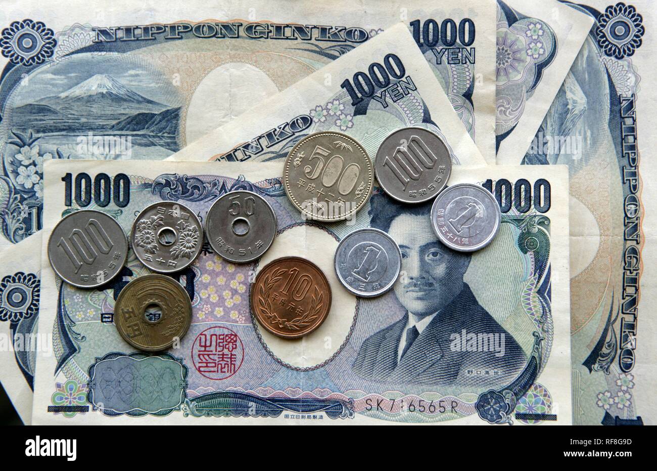 Japanese yen banknotes coins hi-res stock photography and images - Alamy