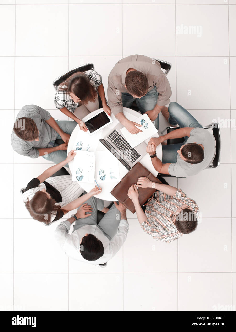 Working place office round table hi-res stock photography and images ...