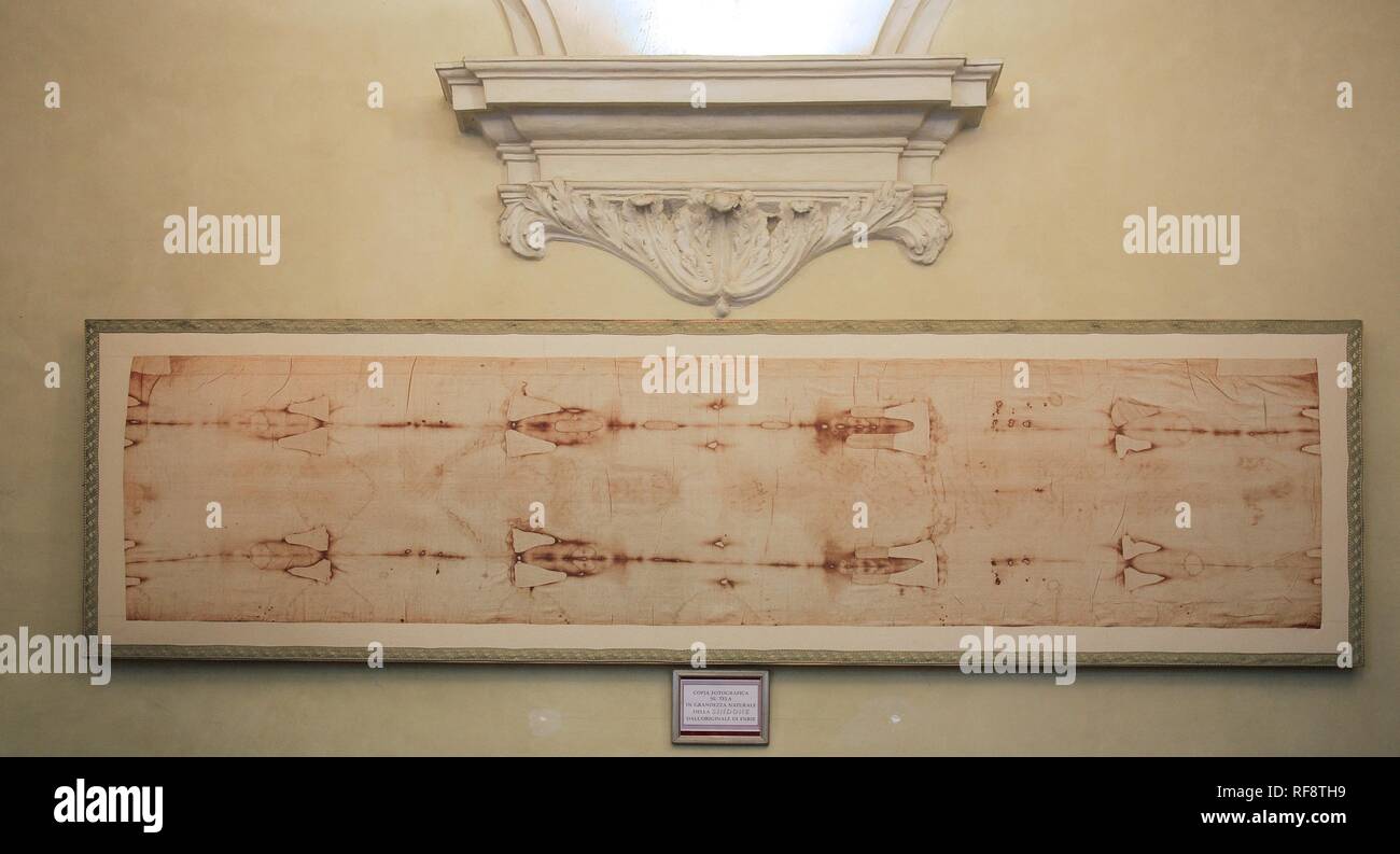 The Shroud of Turin in the Cappella della Sacra Sindone, Turin ...