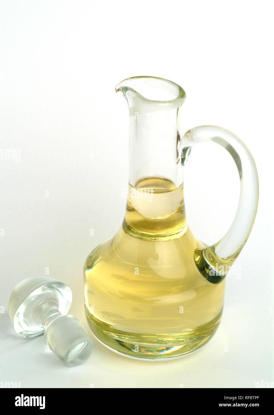 Cut glass decanter hi-res stock photography and images - Alamy
