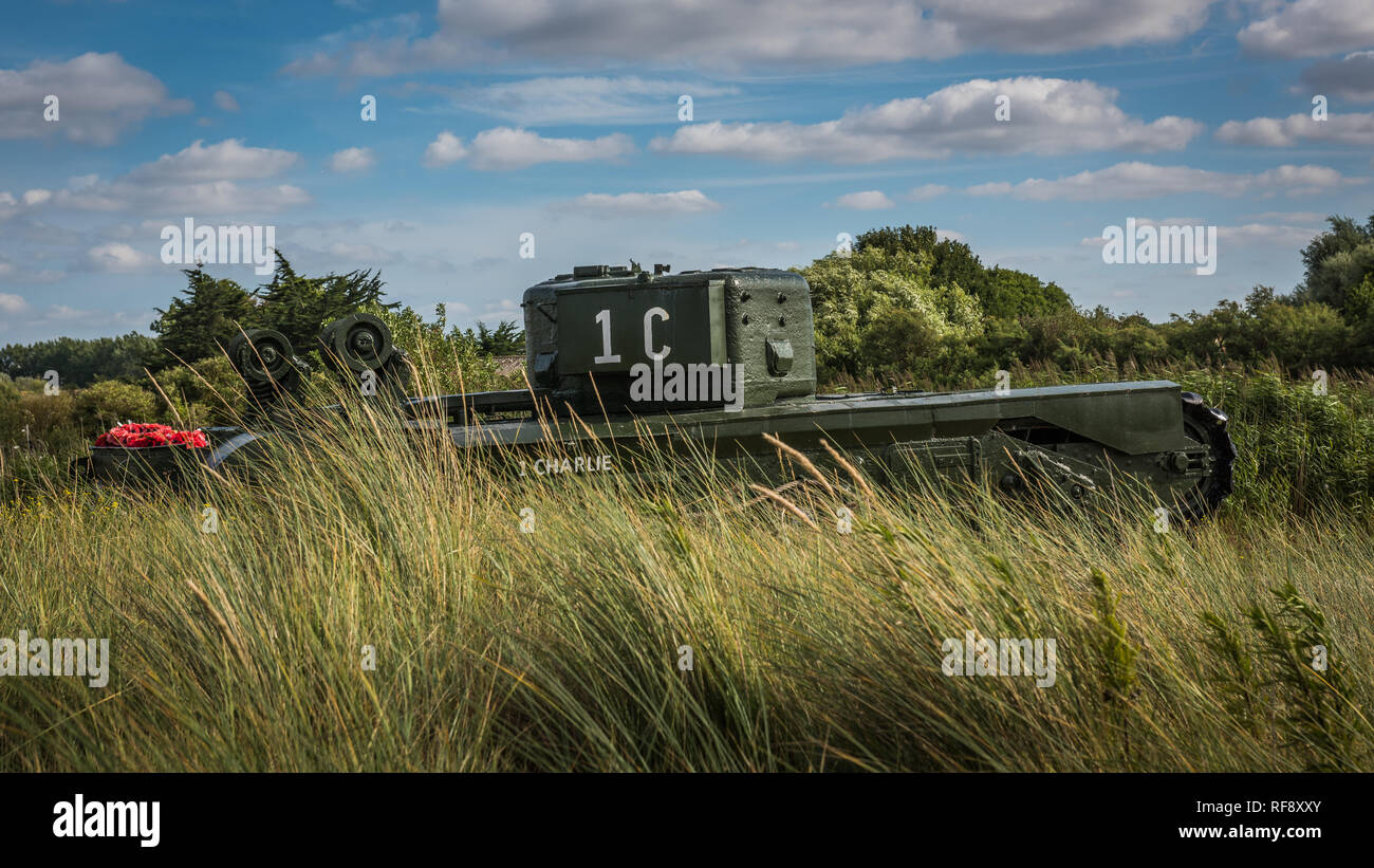 Churchill tank hi-res stock photography and images - Alamy