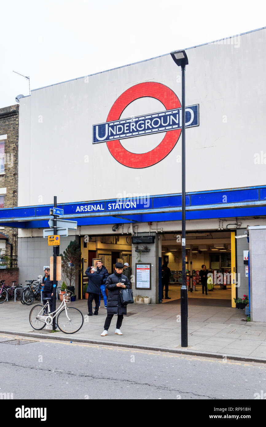 Arsenal london underground station hi-res stock photography and images ...