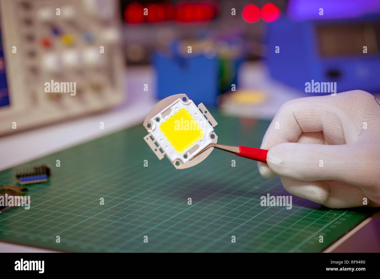 Lamp electron beam hi-res stock photography and images - Alamy