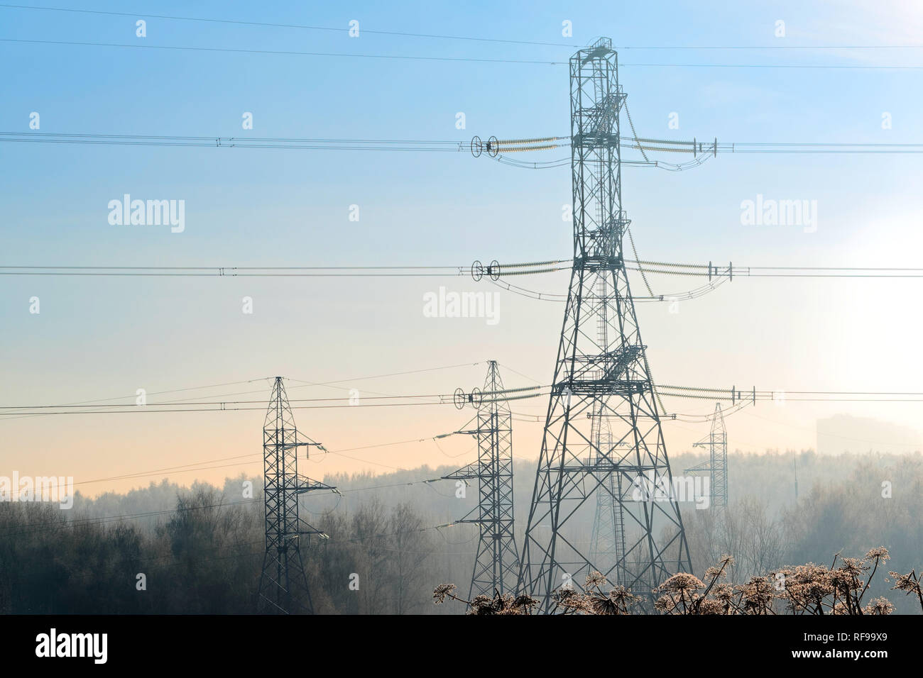 Steel Lattice Tower Stock Photos & Steel Lattice Tower Stock Images - Alamy