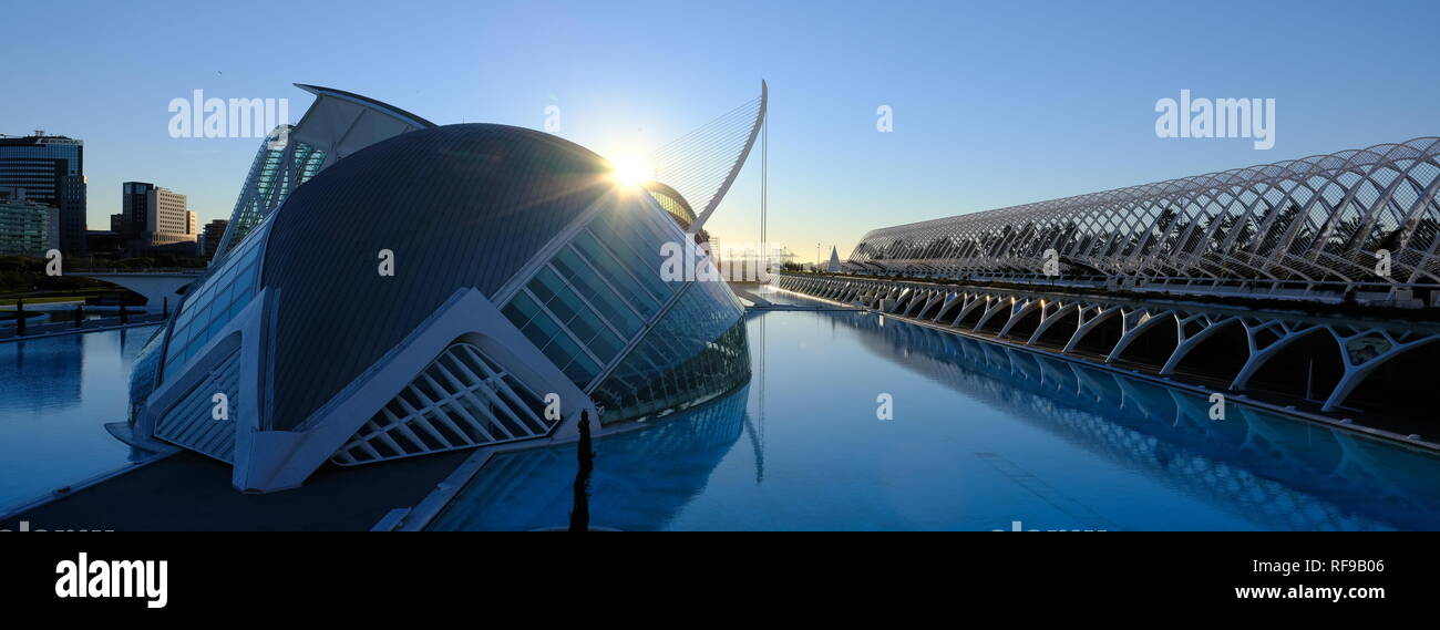City of Art & Science Museum by Architect Santiago Calatrava in ...