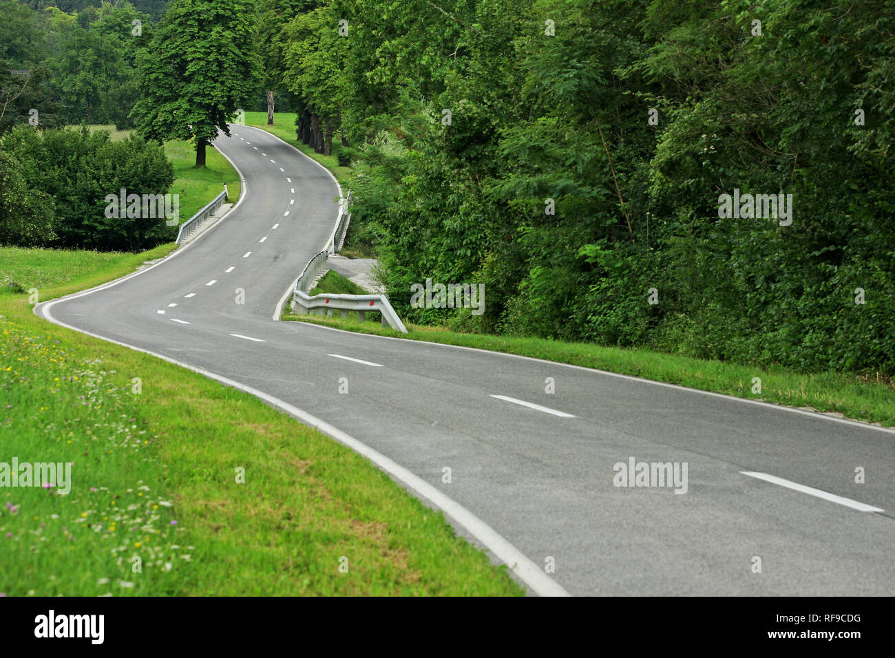 Winding curve hi-res stock photography and images - Alamy