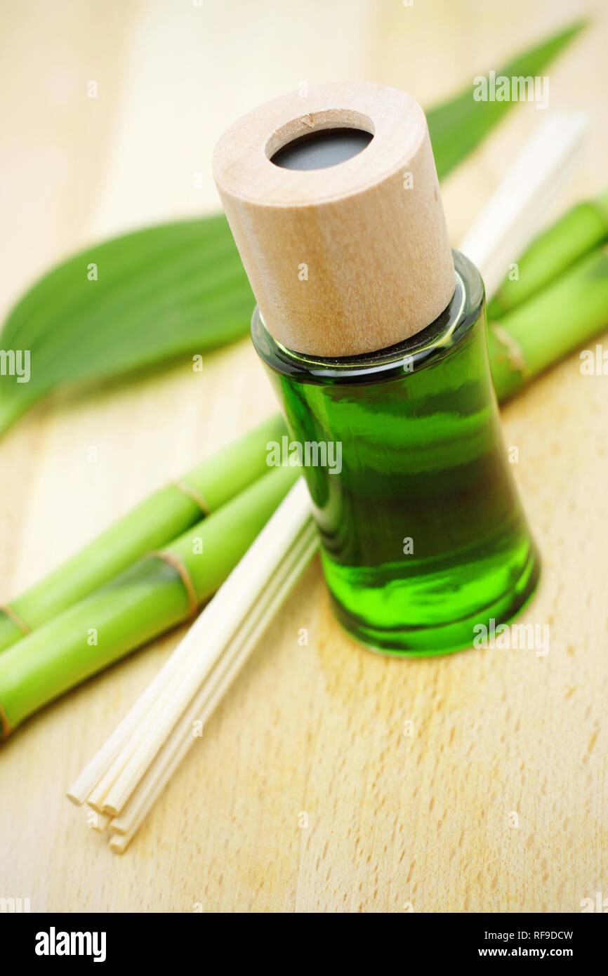 Diffuser with wood sticks hi-res stock photography and images - Alamy
