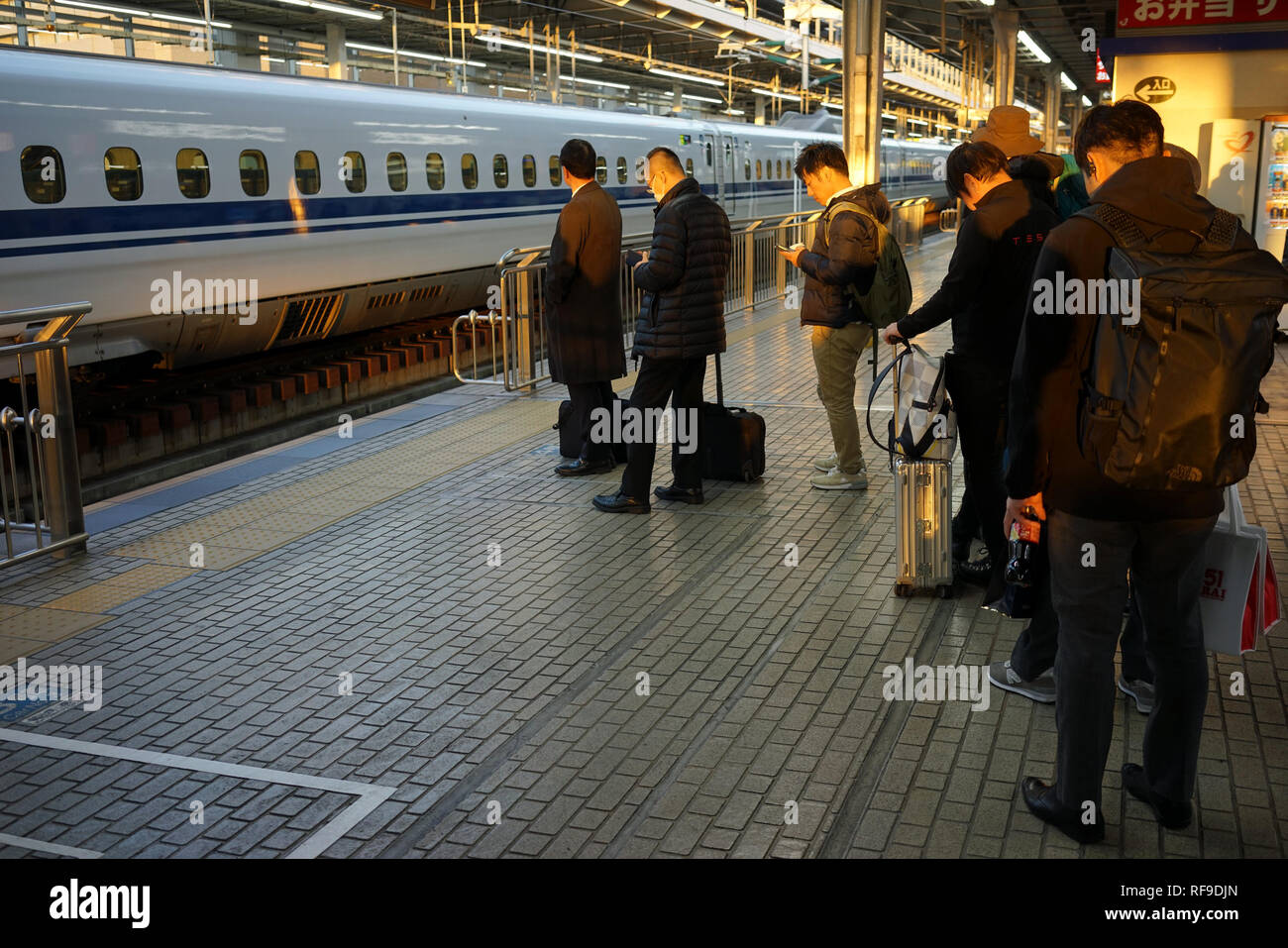 Queue japan hi-res stock photography and images - Alamy