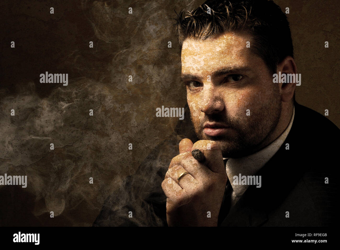 Low key smoking hi-res stock photography and images - Alamy