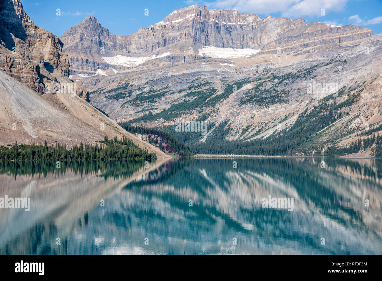 Bow Lake in Banff National Park Stock Photo - Alamy
