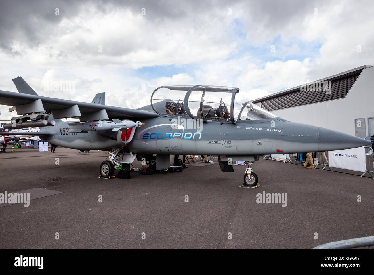 Light attack jet hi-res stock photography and images - Alamy