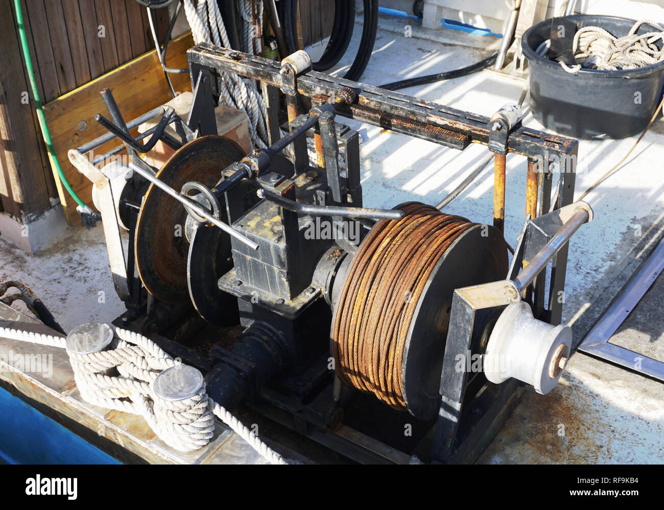 Ship capstan hi-res stock photography and images - Alamy
