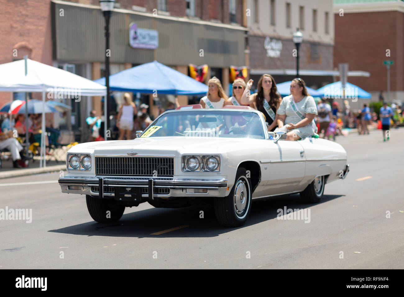 Jasper, Indiana, USA - August 5, 2018: The Strassenfest Parade, A group ...