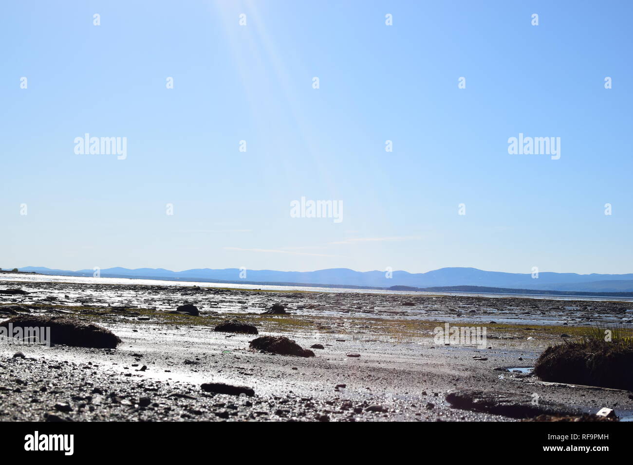 low tide far view Stock Photo - Alamy